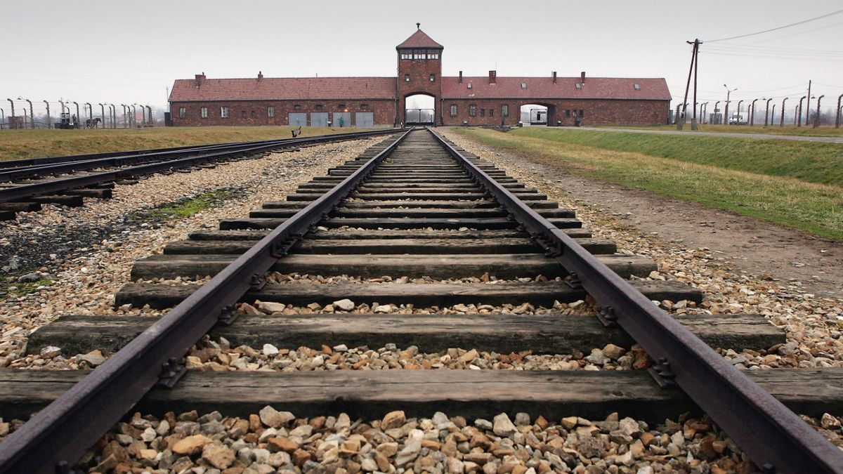 Amazon in row over ‘disturbing’ Auschwitz Christmas ornaments | The Week