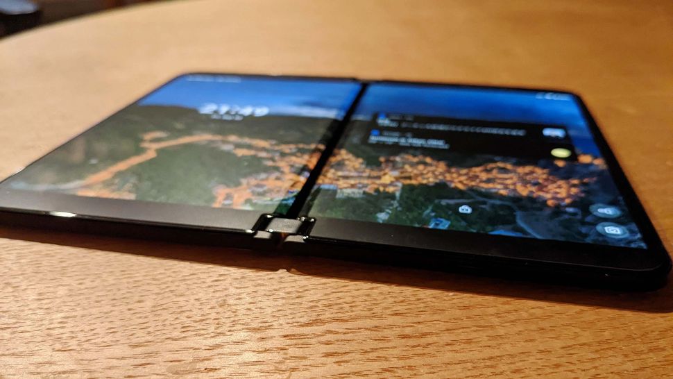 Total psycho brilliantly removes Surface Duo 2’s camera bump | Windows ...