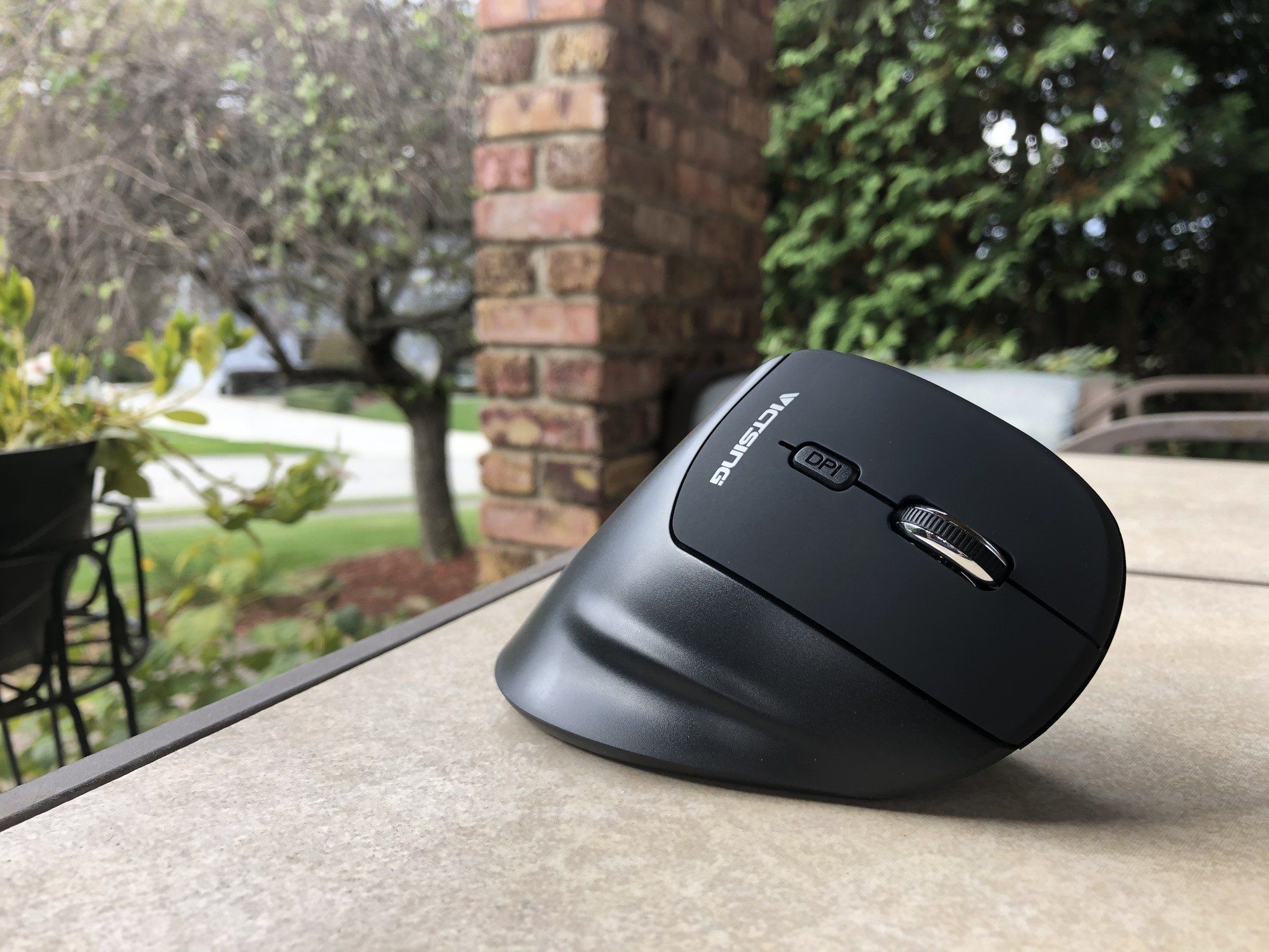 VicTsing Vertical Wireless Mouse review: Good quality at an incredibly ...