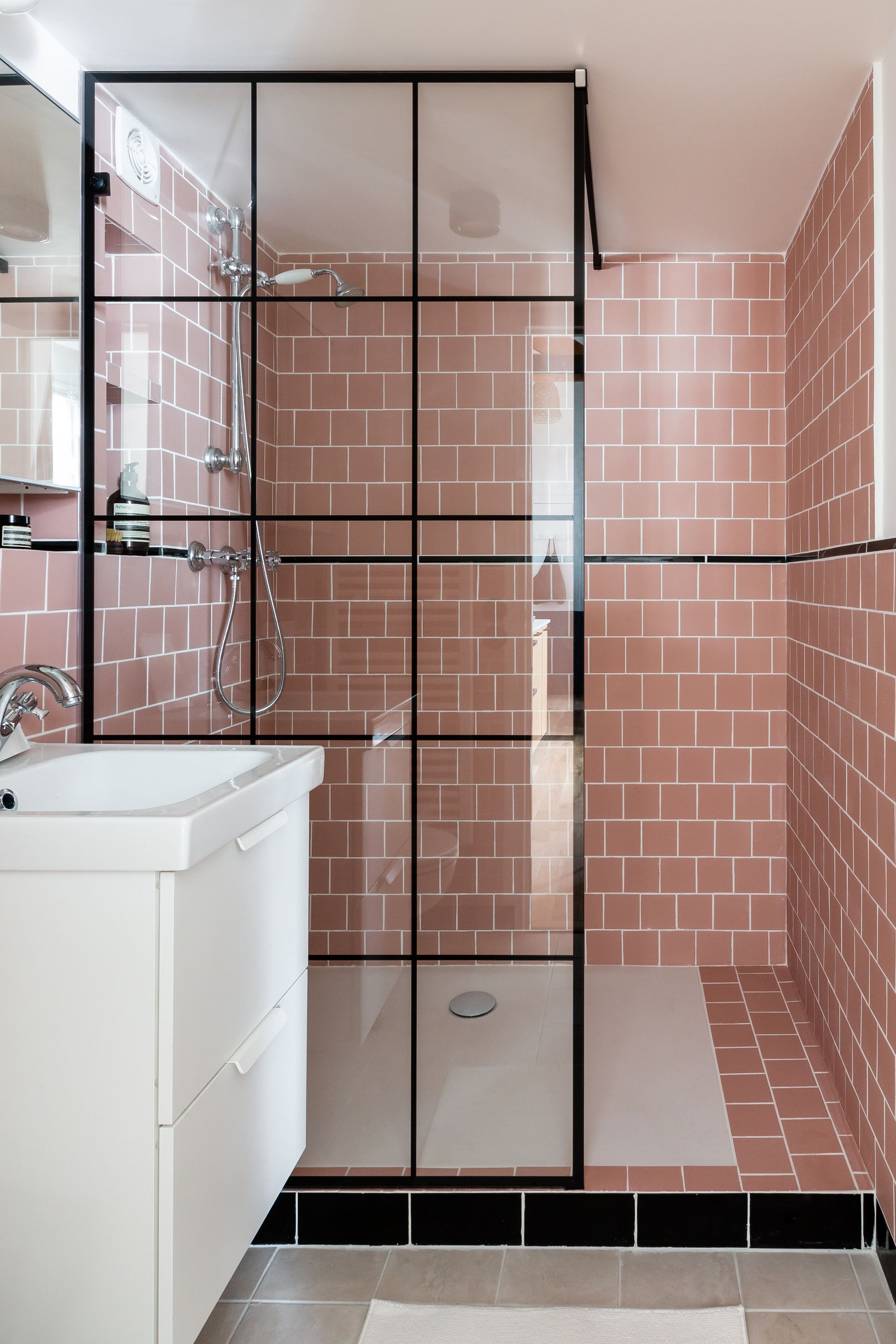 7 Shower Trends Setting the Tone for Creative Bathrooms | Livingetc