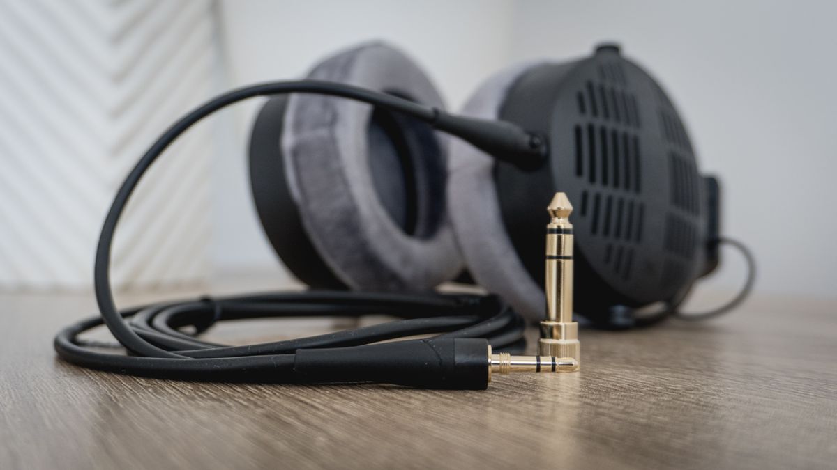 Beyerdynamic DT 900 Pro X headphone review | PC Gamer