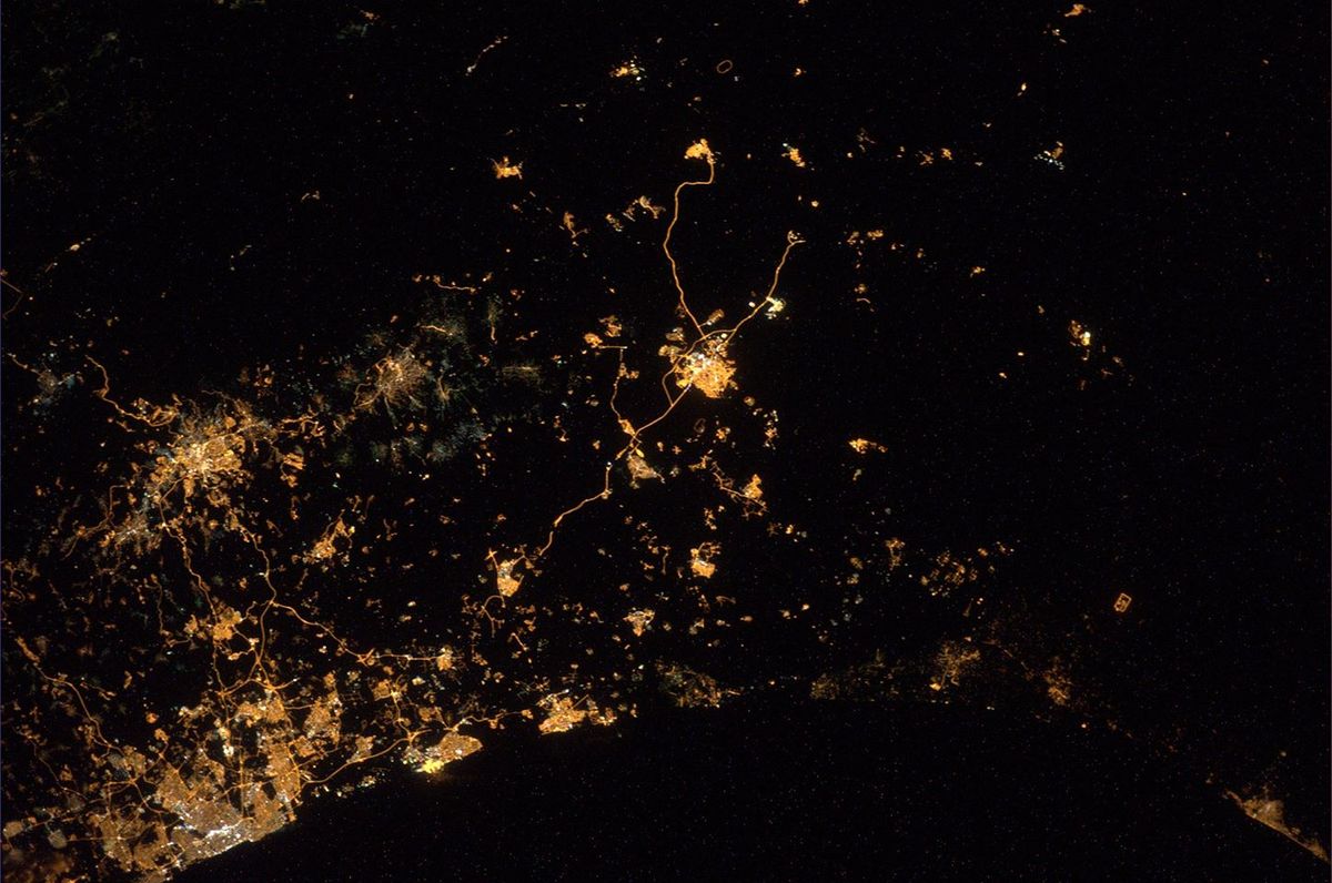 Astronaut Spots Explosions over Israel and Gaza from Space (Photos) | Space