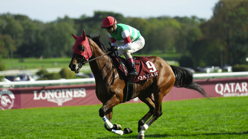 Look De Vega and Sosie start as favorites at Longchamp Racecourse. Here ...