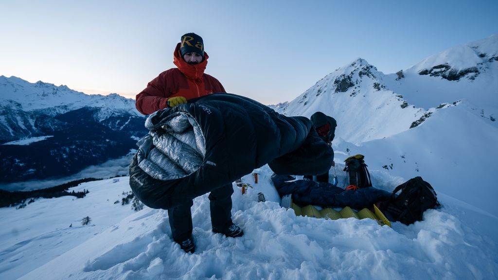 Down vs synthetic insulation: which is best? | Advnture