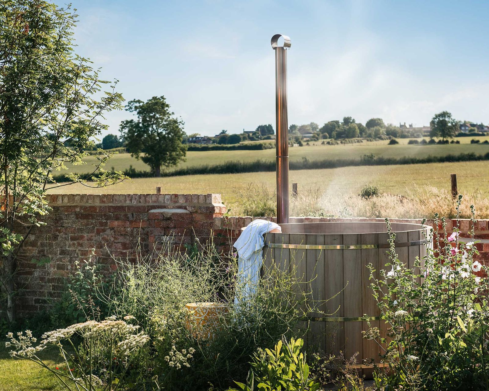 Wood-fired hot tubs: a complete guide | Gardeningetc