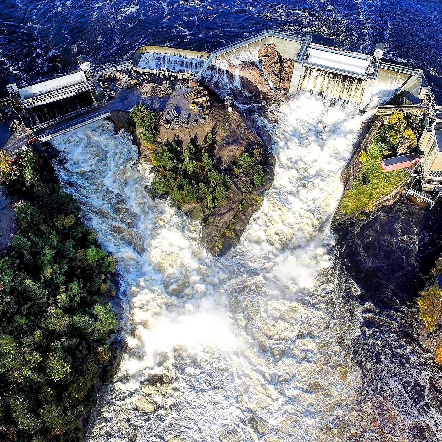 Re-Made E-trike and trailer by Konstantin Grcic and Hydro | Wallpaper