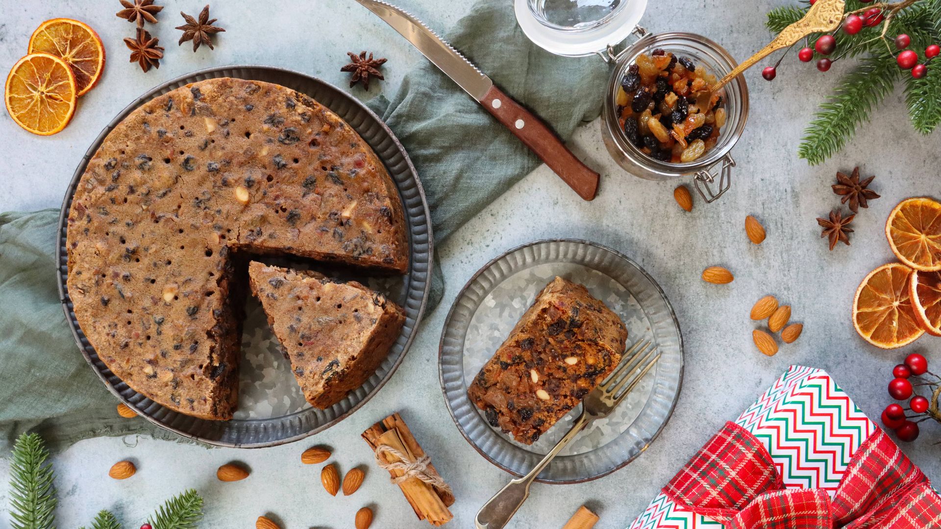 Easy Christmas cake | Baking Recipes | GoodtoKnow