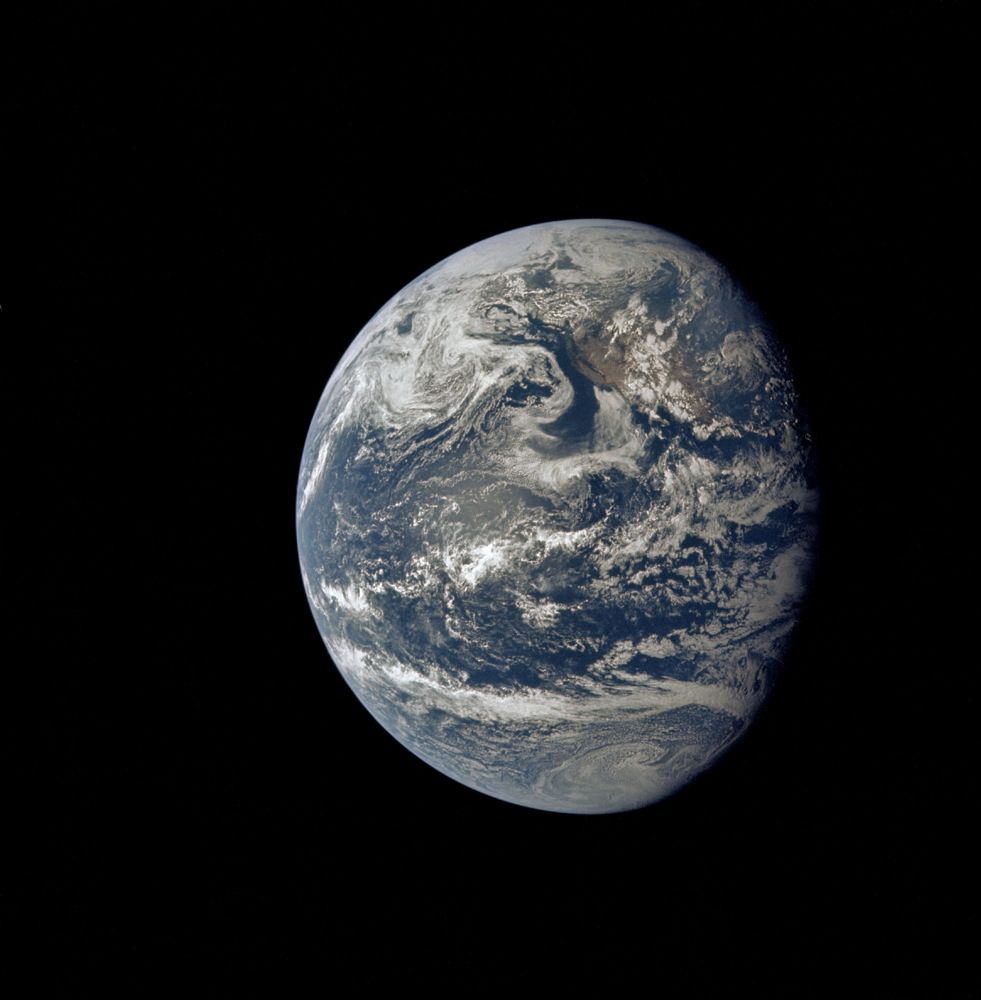 Apollo 11 Flight Log, July 18, 1969: Entering the Moon's Gravity | Space