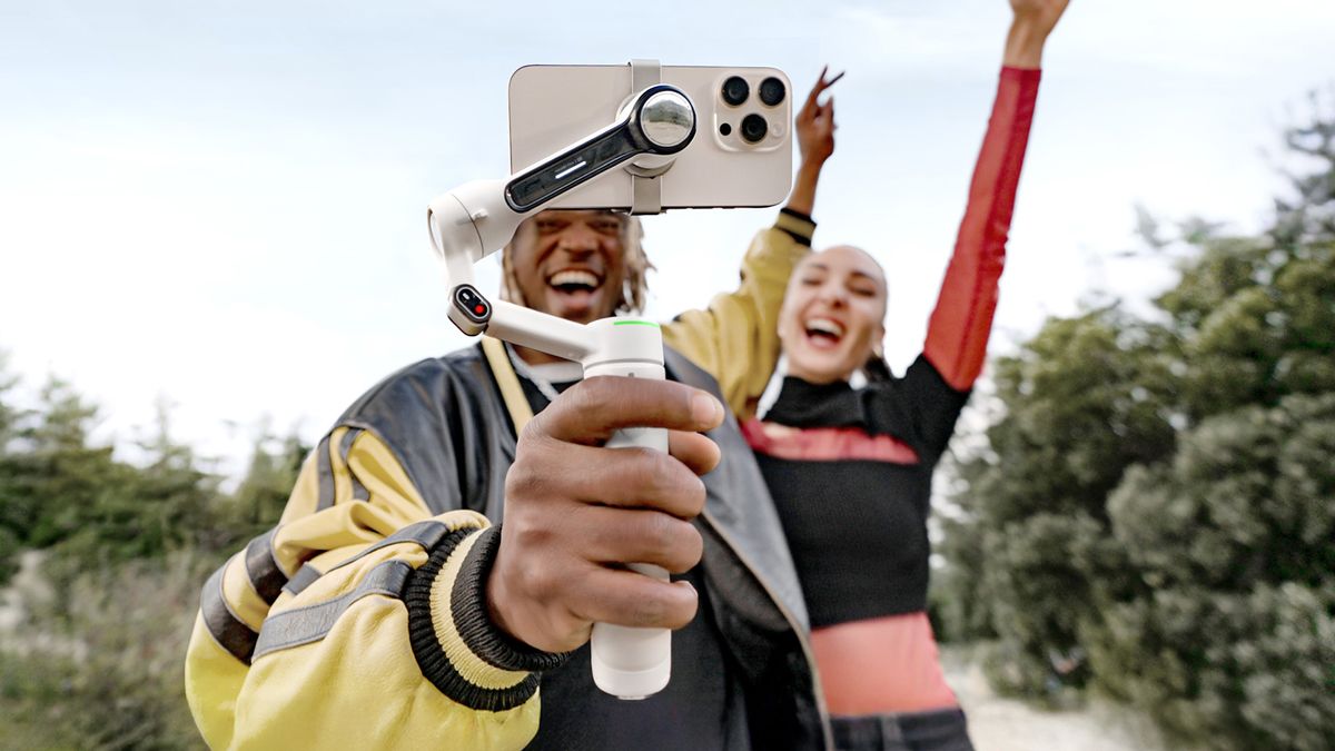 I tried the Insta360 Flow 2 Pro gimbal and it’s the ultimate tool for ...