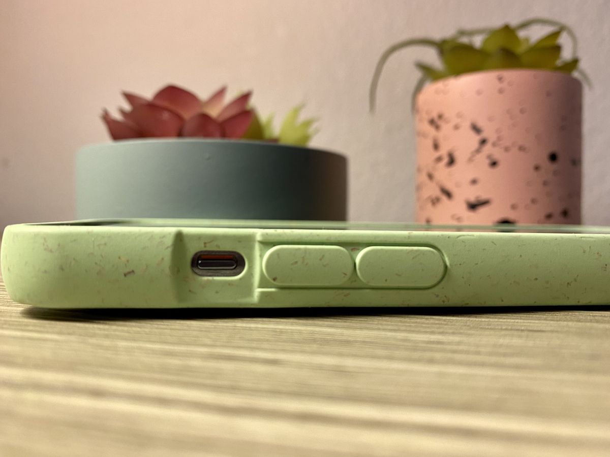Pela Case Iphone 13