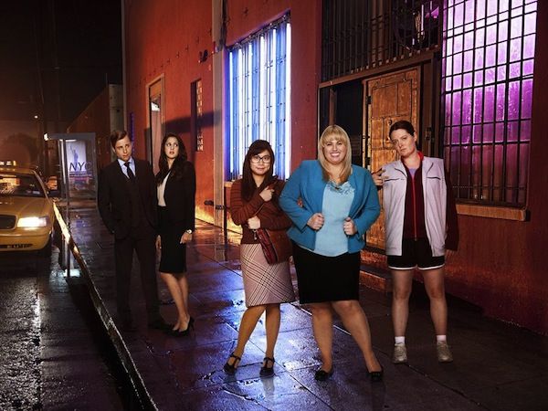 Rebel Wilson And Friends Hit The Town In Super Fun Night Trailer ...