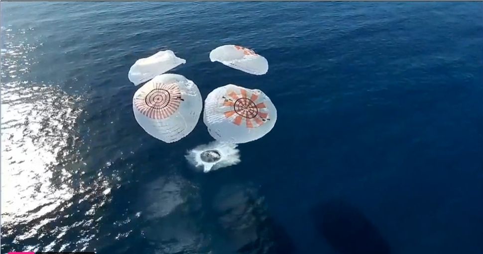 SpaceX's private Fram2 astronauts splash down on Earth, ending historic ...