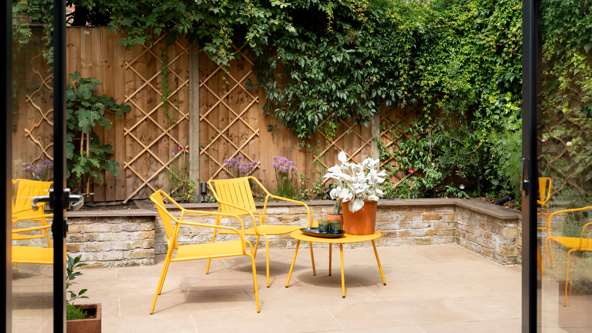 How to remove rust stains on a patio - expert-approved tips | Ideal Home