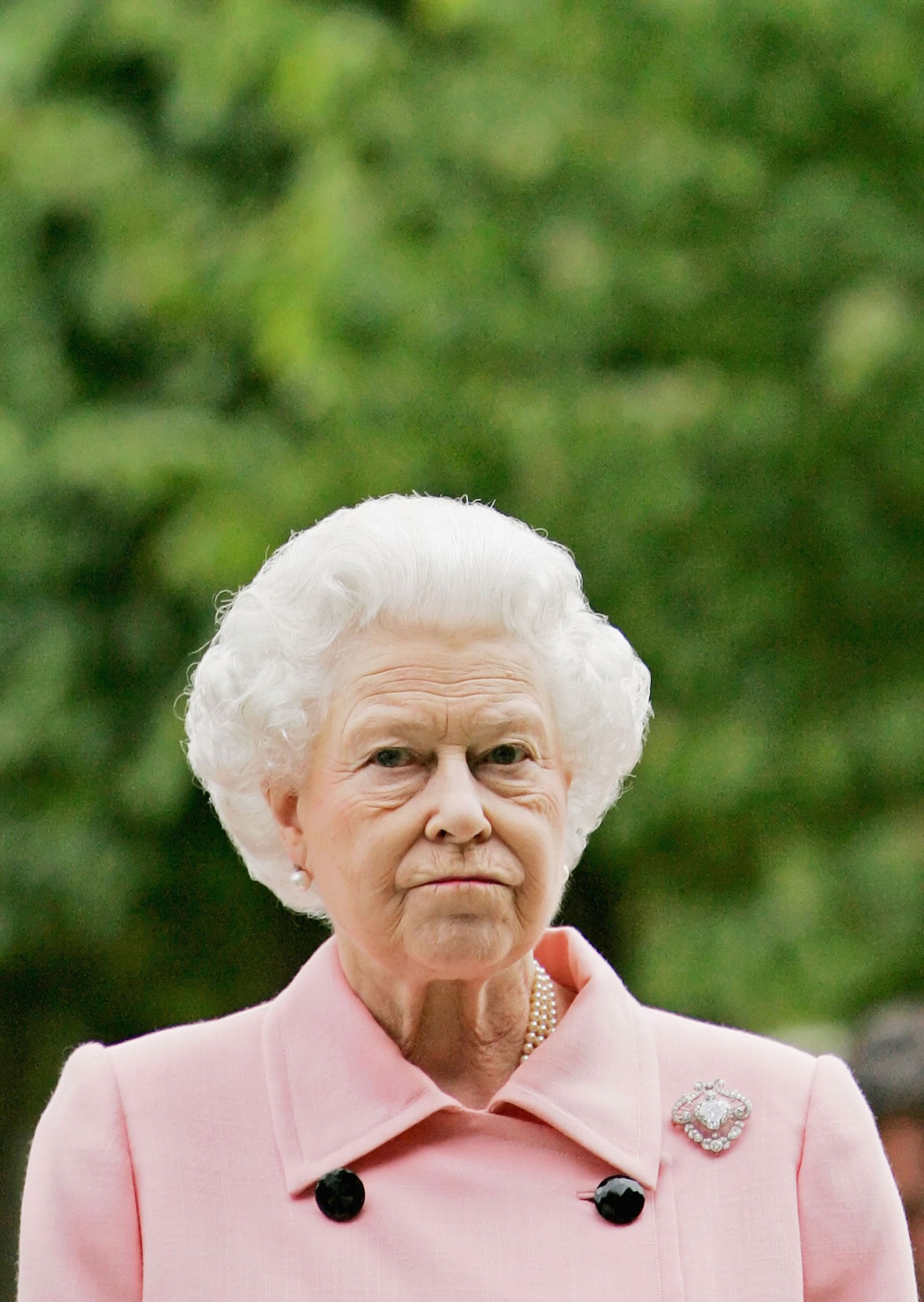 Staff Had "Never Seen Queen Elizabeth as Angry" as When Royal Visitor ...