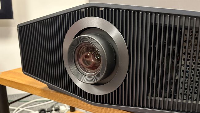 DLP vs LCD vs LCoS: home cinema projector technologies compared | What ...