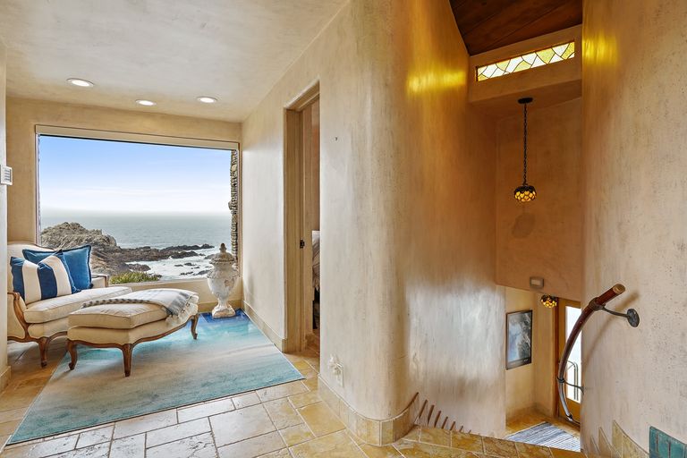 Kim Novak's house: Actress Kim Novak's stunning beachside Carmel home ...