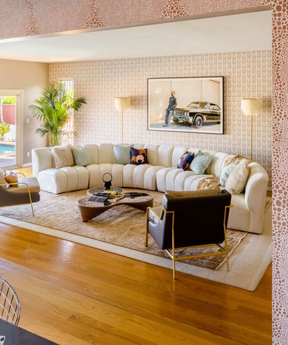 Issa Rae lists Airbnb in celebration of the Super Bowl | Livingetc