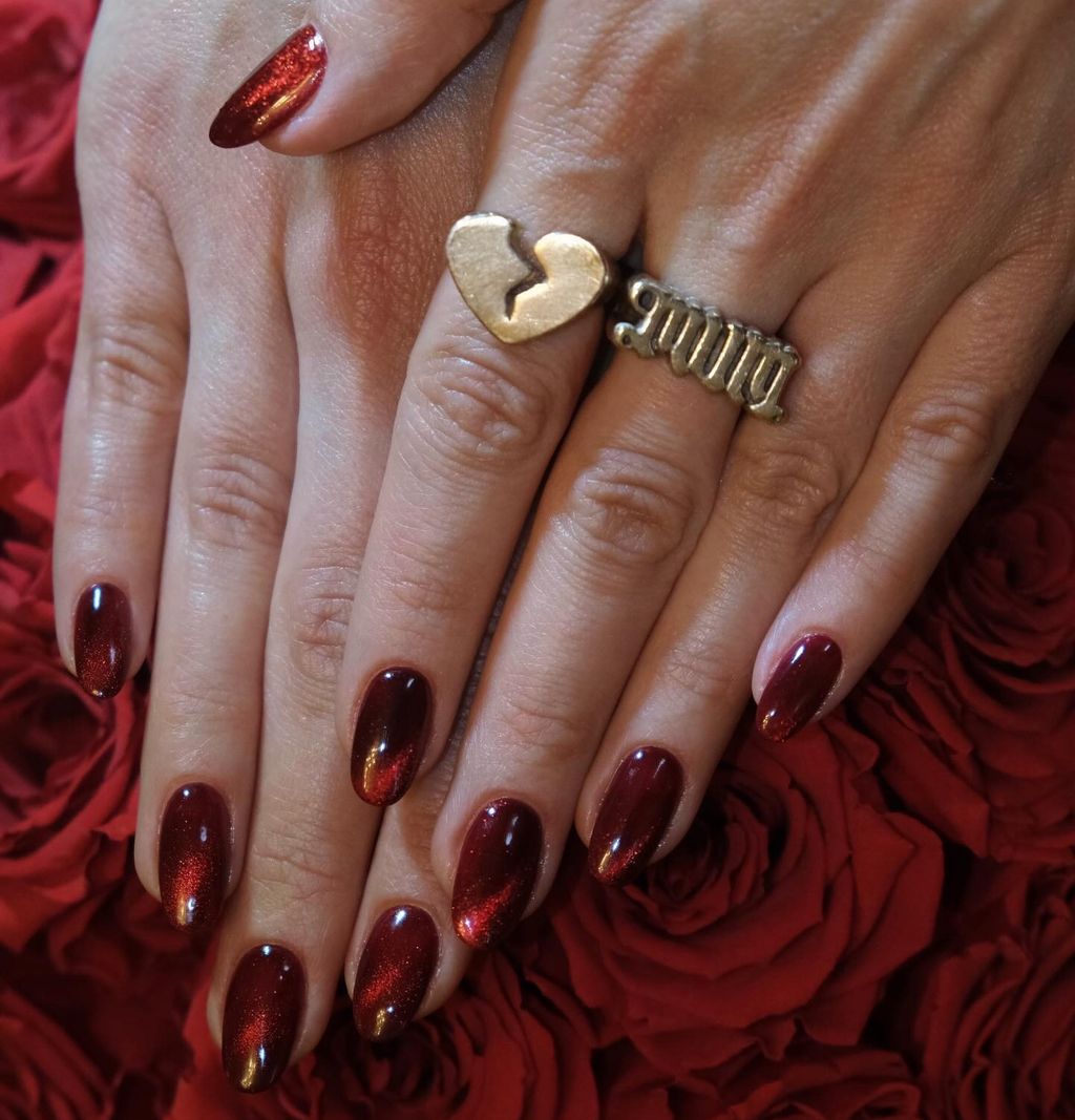 10 "Dark Feminine" Nail Looks to Try This Winter | Who What Wear