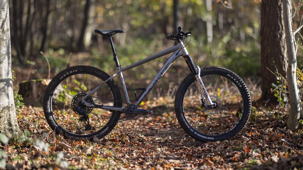 Looking for a superbly specced MTB this Christmas? Then the Whyte 909 X ...