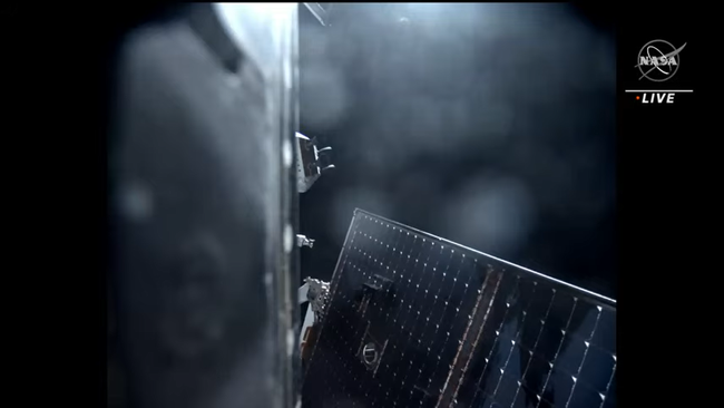 Artemis 1's Orion capsule fires engine for 1st time on way to the moon ...