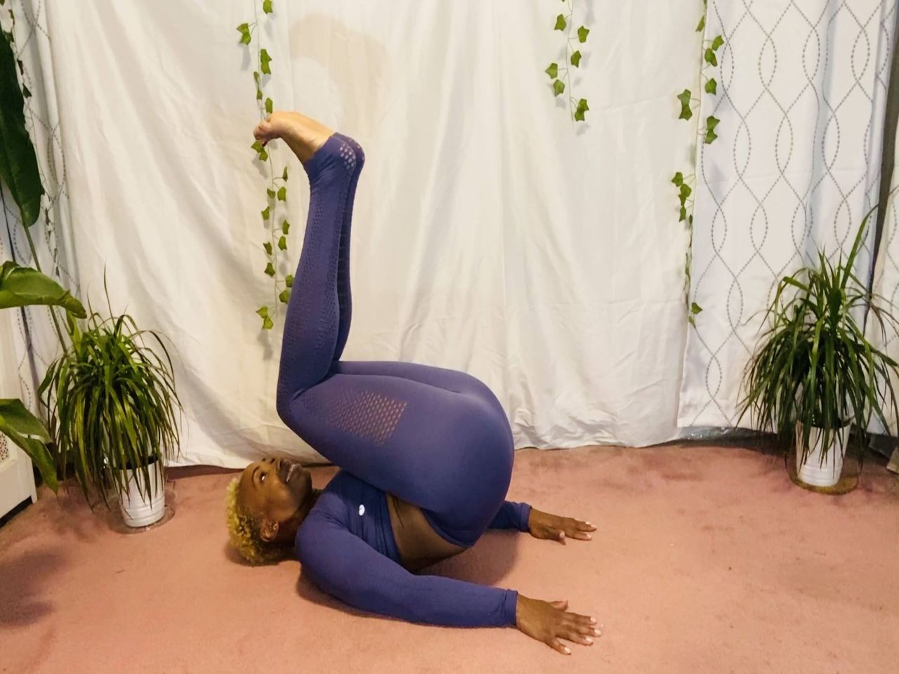 A trainer recommends doing these five deep core exercises to improve ...