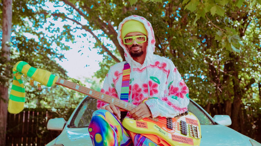 Fender debuts outlandish Jazz Bass V for funk favorite MonoNeon ...