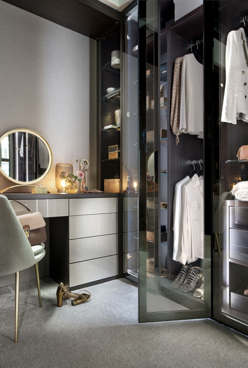 This is the secret to maintaining a color organized closet | Livingetc