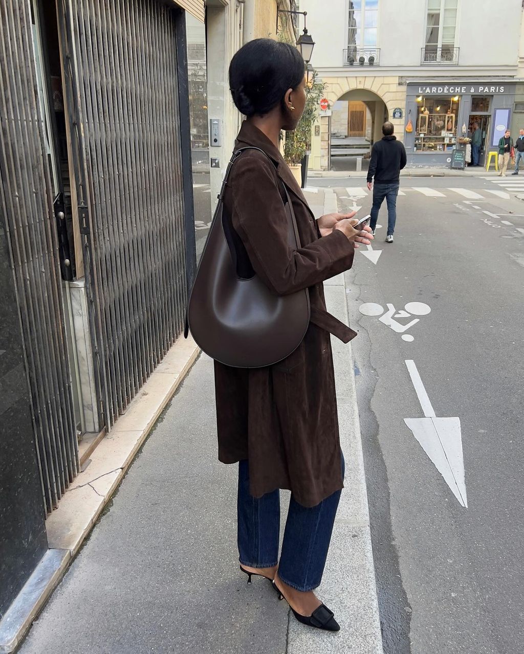 Navy-and-Brown Is the Outfit Color Trend to Wear in 2025 | Who What Wear