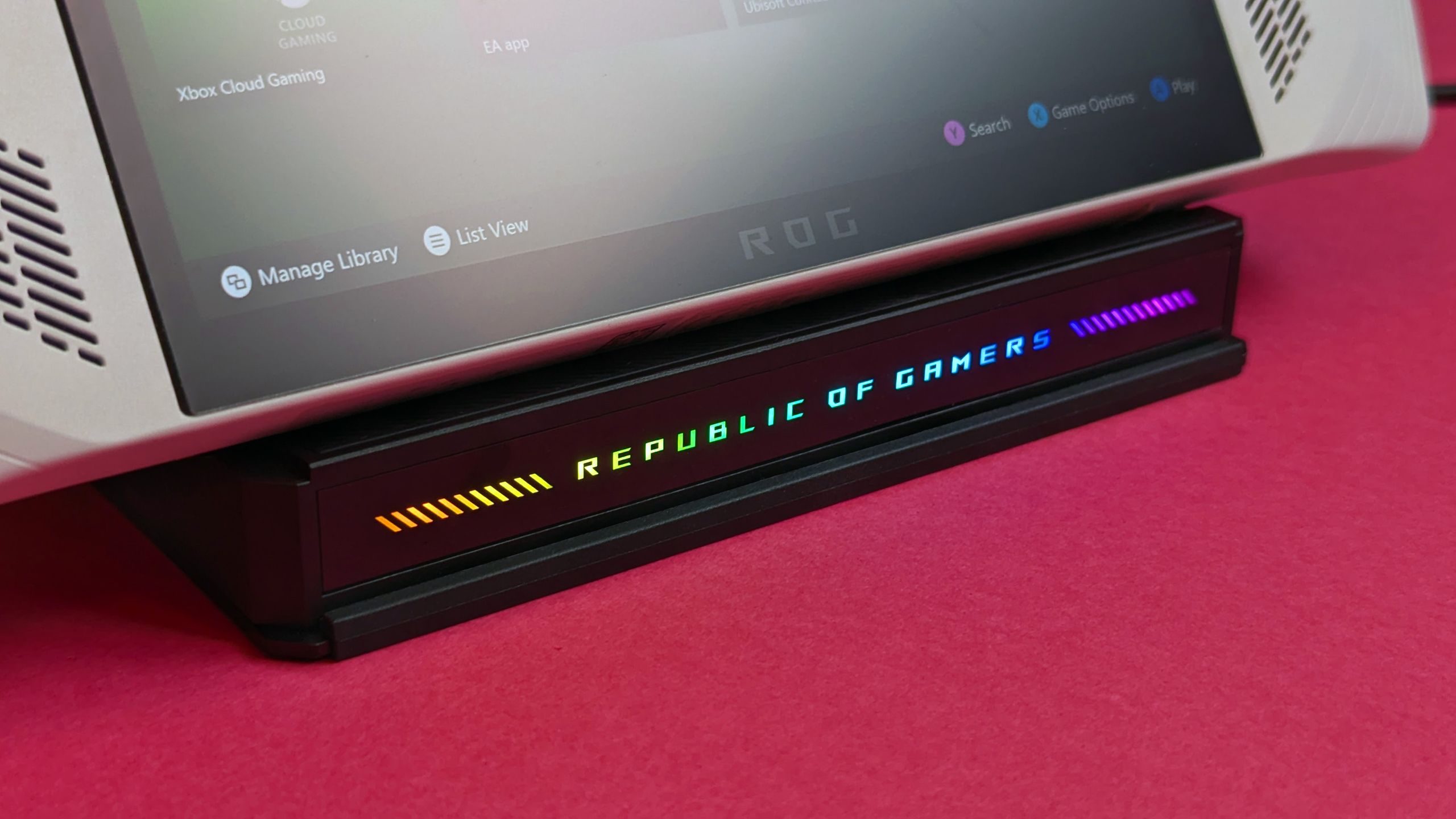 ASUS ROG Bulwark Dock DG300 review: Too expensive to compete | Windows ...