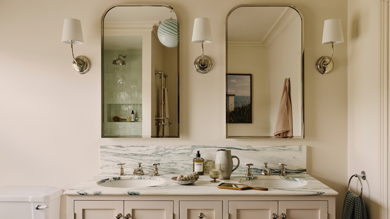 Urban Outfitters' Jane Mirror Vanity is trending – here's why you need ...