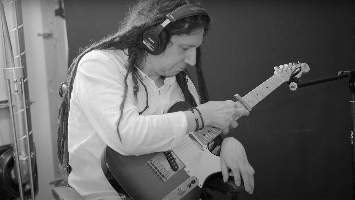 Scottish guitarist relearns guitar with one arm after stroke | Guitar World