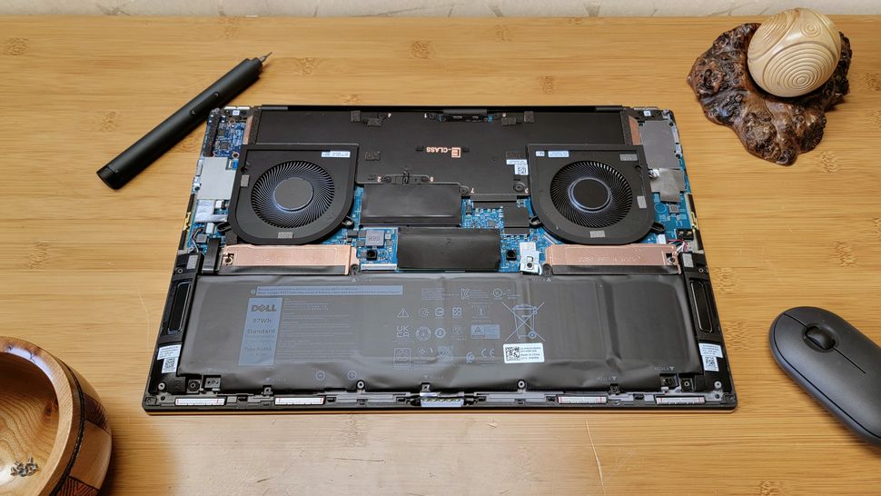 Dell XPS 17 (9720) Review: Bright Screen Meets Efficiency Cores | Tom's ...