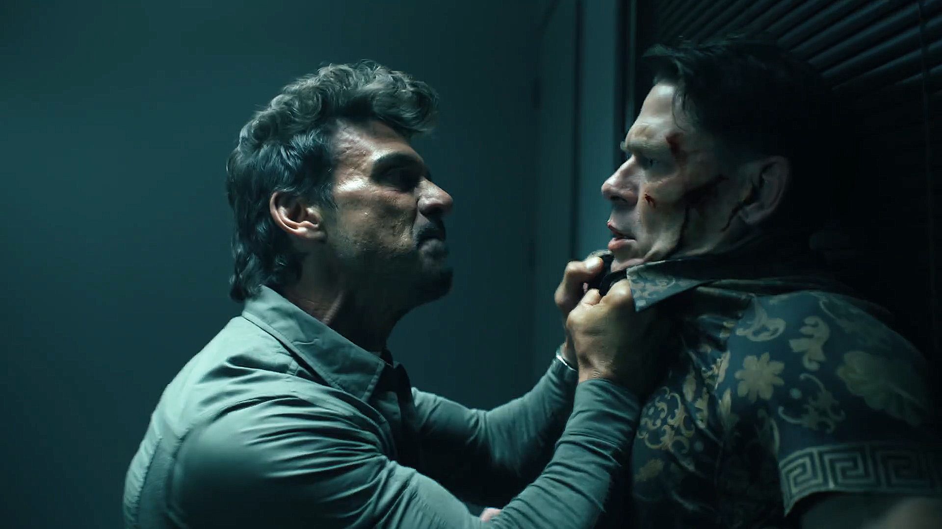 Peacemaker star Frank Grillo breaks down Rick Flag Sr's brutal beatdown ...