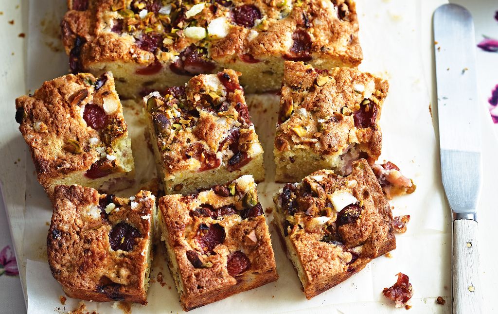 44 easy traybake recipes and ideas | GoodtoKnow
