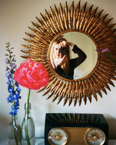How to Take Mirror Selfies | Tips for Taking Good Mirror Selfies ...