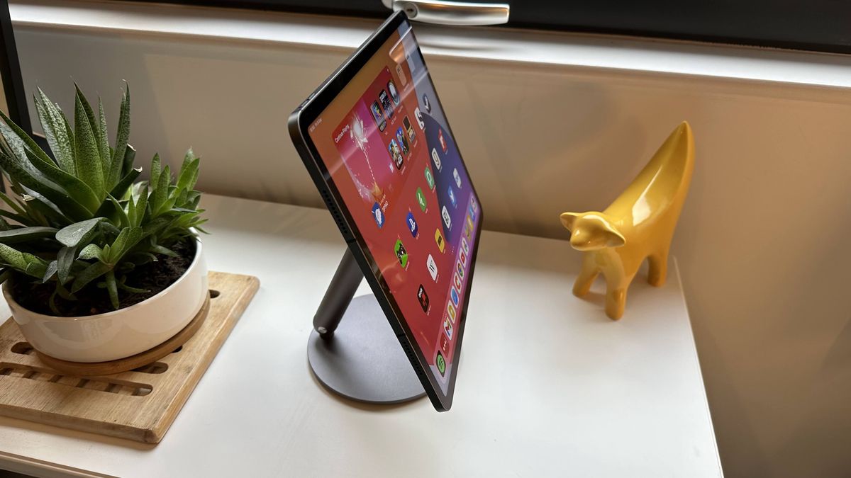 Benks Infinity Pro Magnetic iPad Stand review: Twist and shout | iMore