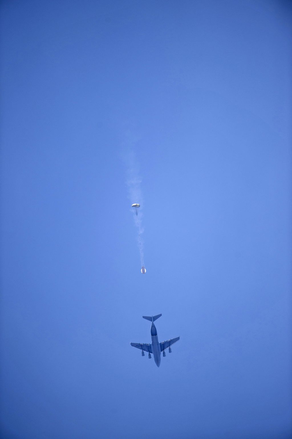 In Photos: NASA's Orion Space Capsule Parachute Test of 2017 | Space