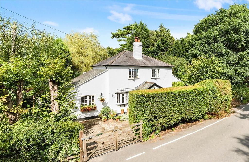 17 beautiful country homes for sale, as seen in Country Life | Country Life