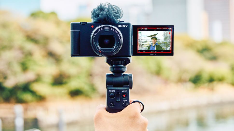 Sony in 2023: from a compact vlogging cam to the most advanced camera ...