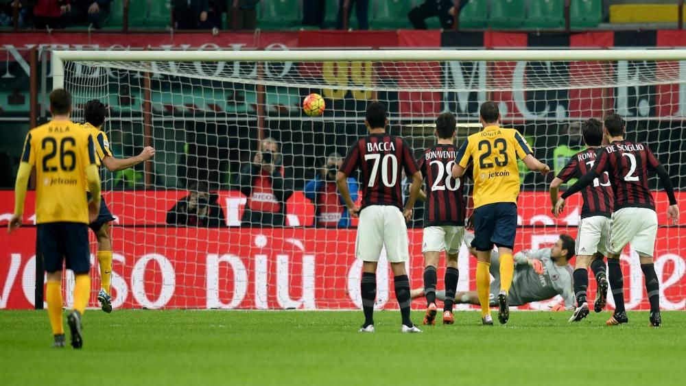 AC Milan 1 Verona 1: De Jong red card piles pressure on Mihajlovic ...
