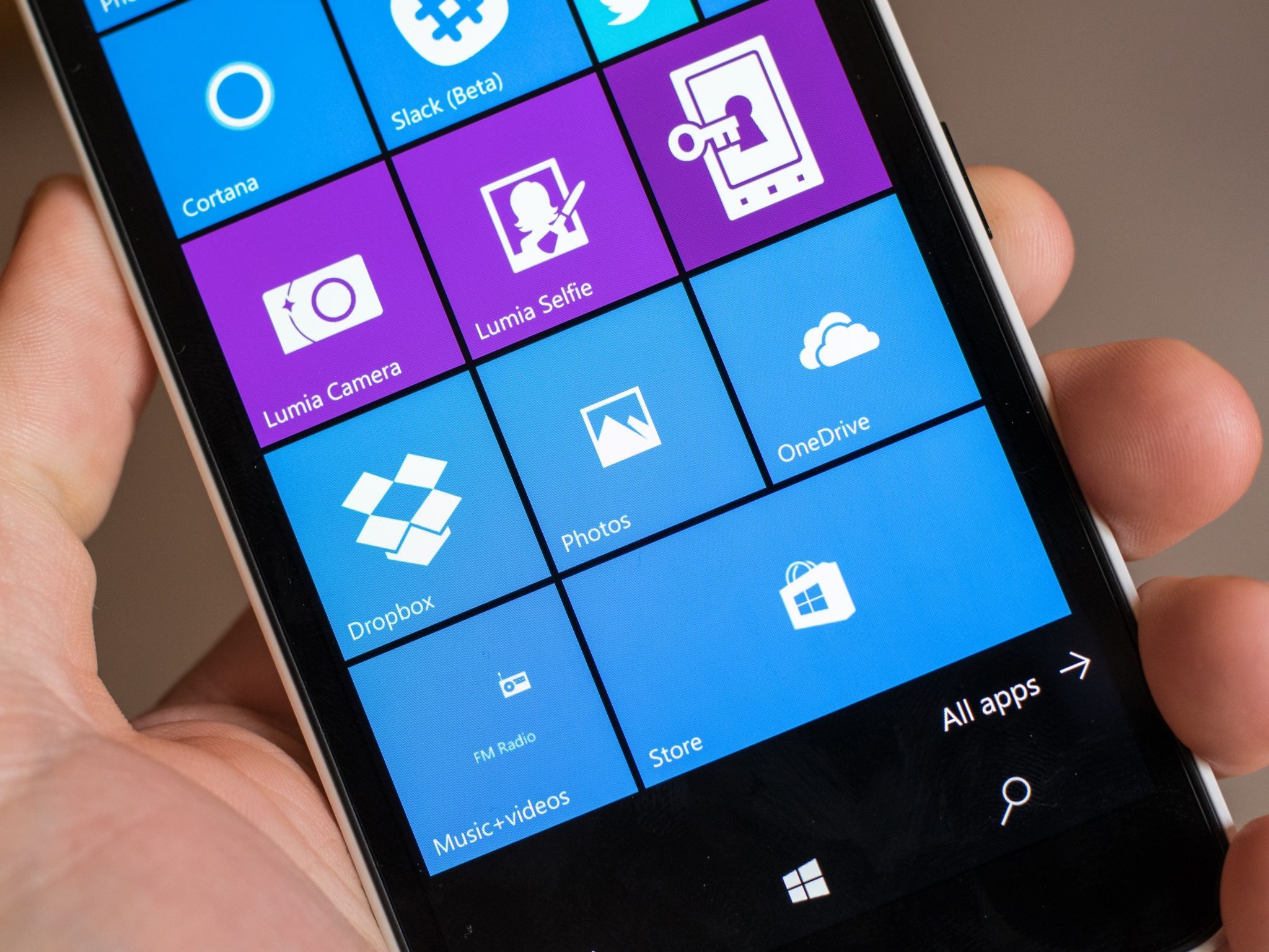 Microsoft Photos app for Windows 10 and Mobile grabs Album creation ...