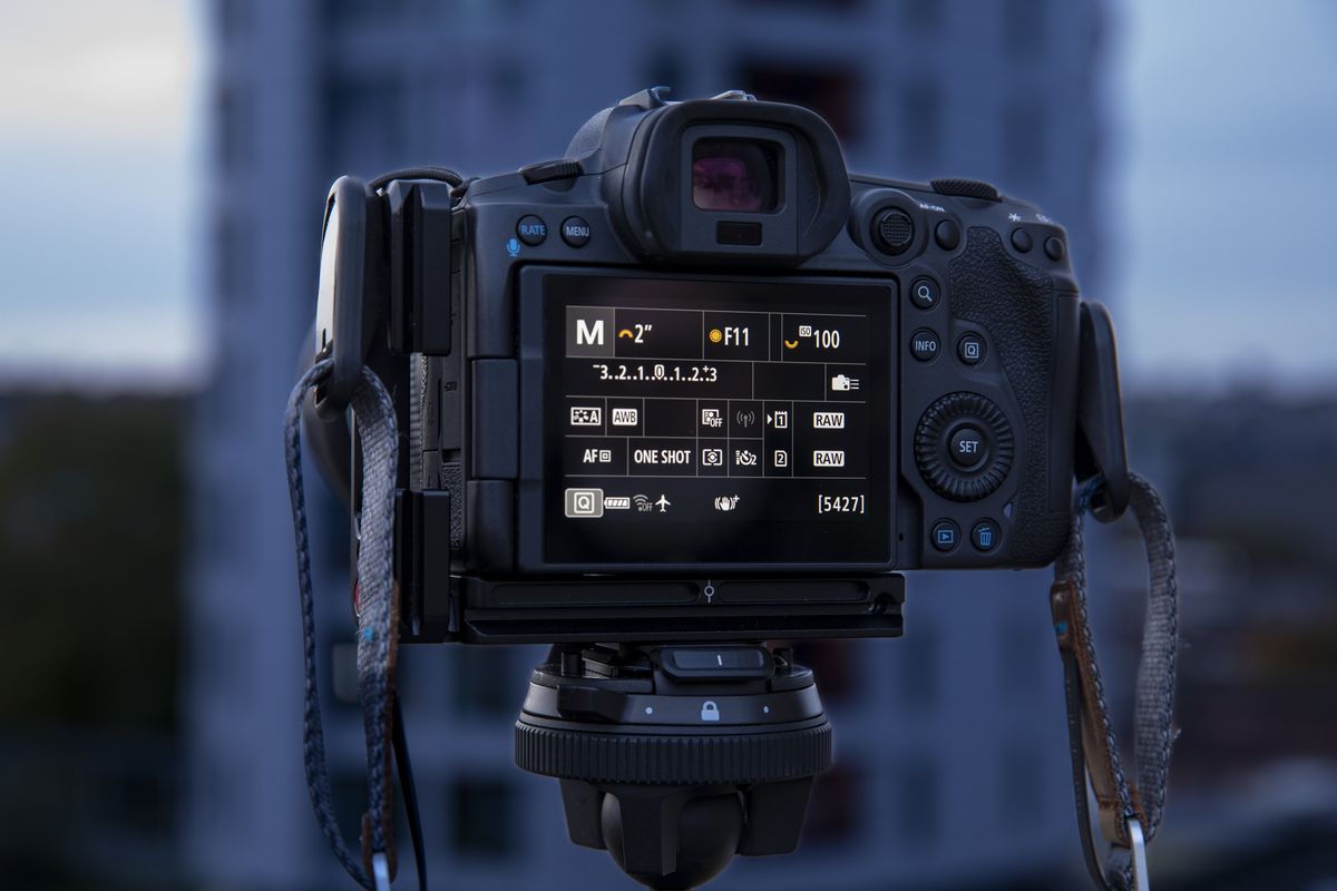 10 pro photo tips for terrific traffic trail photographs at night ...