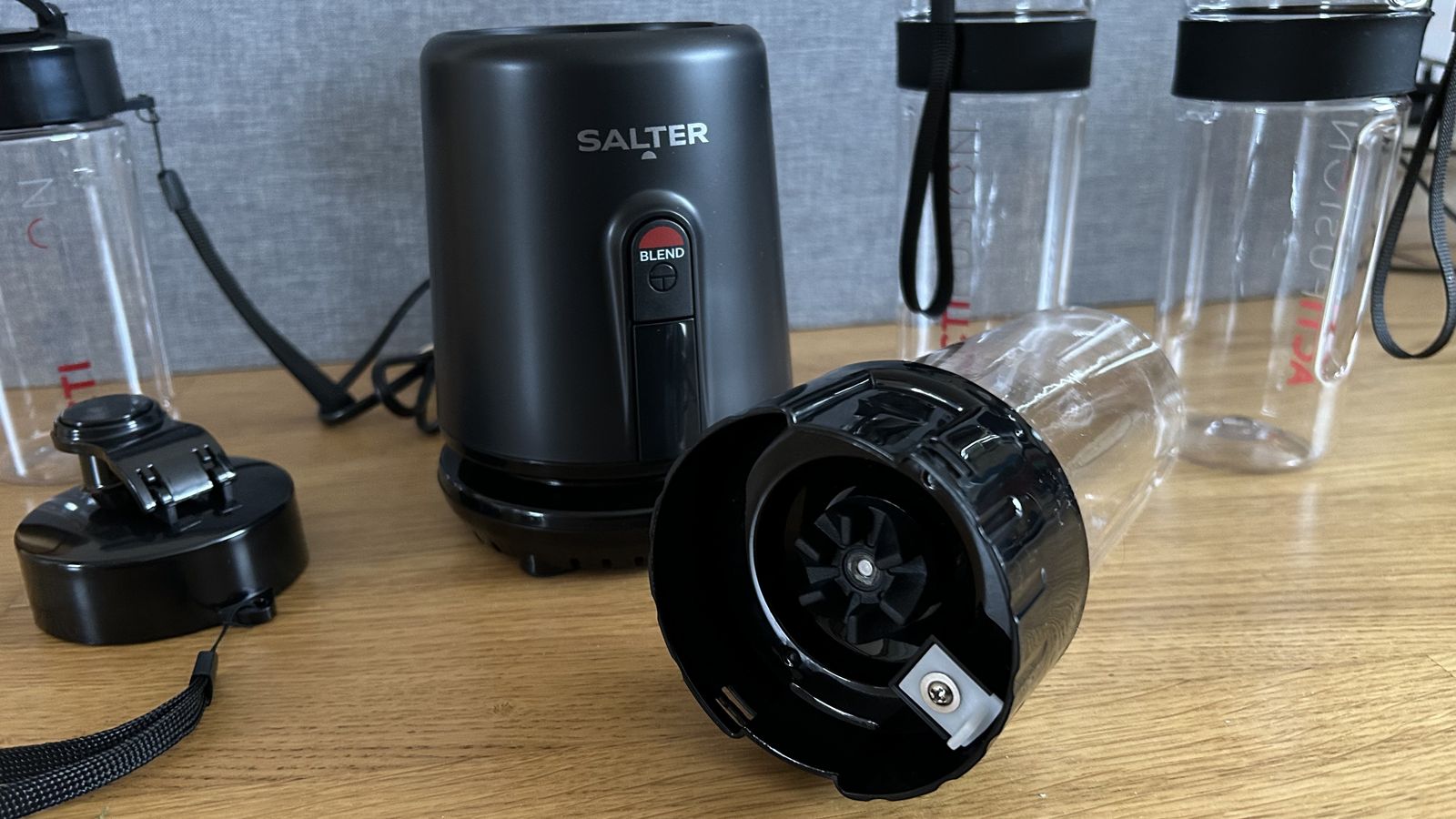 Salter Kuro Actifusion Blender review: portable smoothie heaven and ...