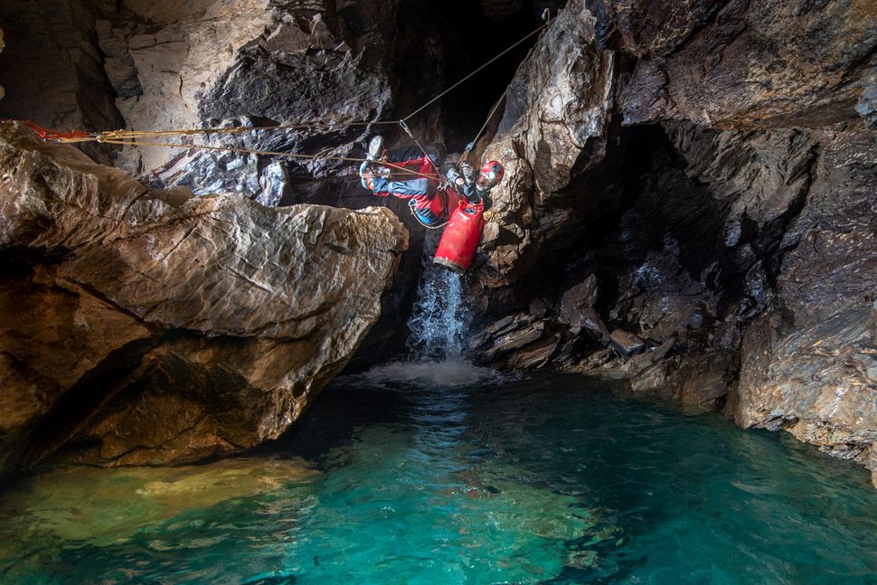 Colossal cave in Mexico that formed 15 million years ago is even more ...