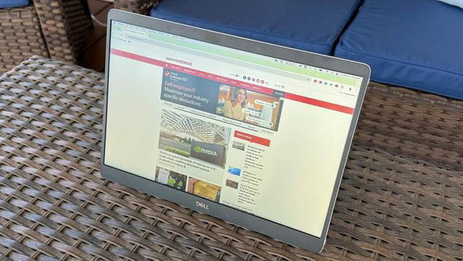 Dell Pro 14 Plus (P1425) 14-inch portable monitor review: Long on ...