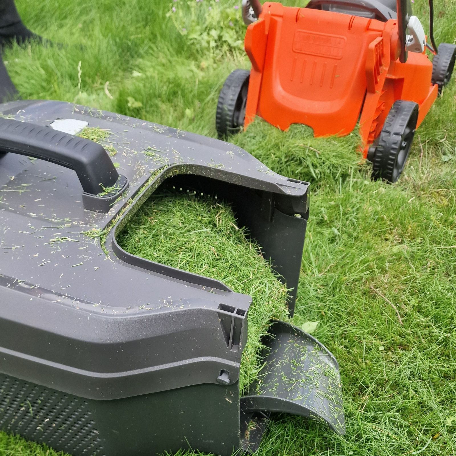 Flymo EasiStore 340R lawnmower review: quiet, compact, and capable ...