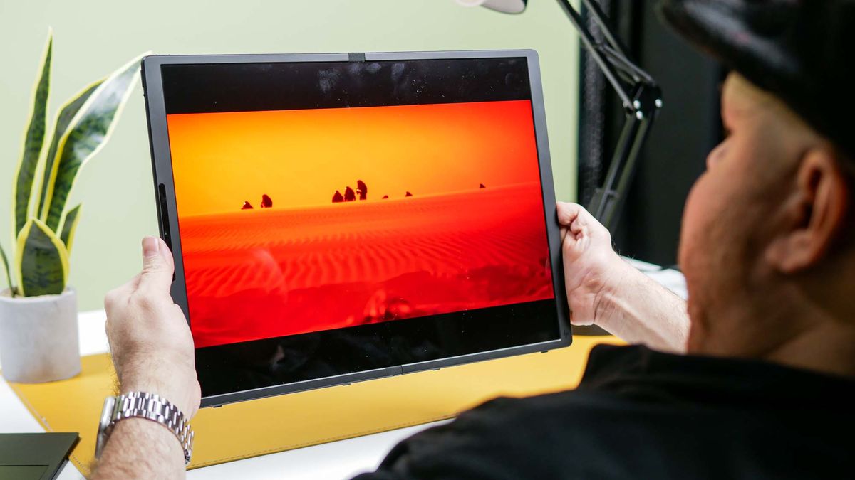 HP Spectre Fold review — the best foldable laptop yet costs a fortune ...