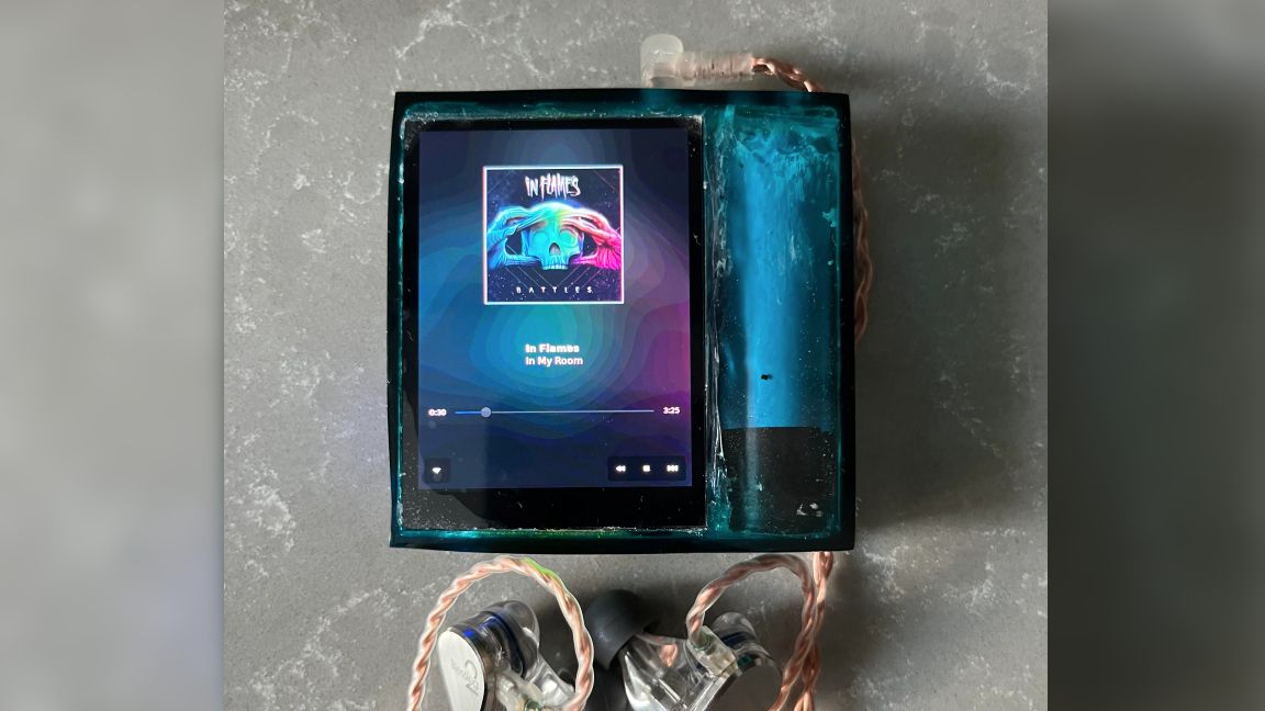 Raspberry Pi Zero 2 W Powers 'Octapod' Portable Music Player | Tom's ...