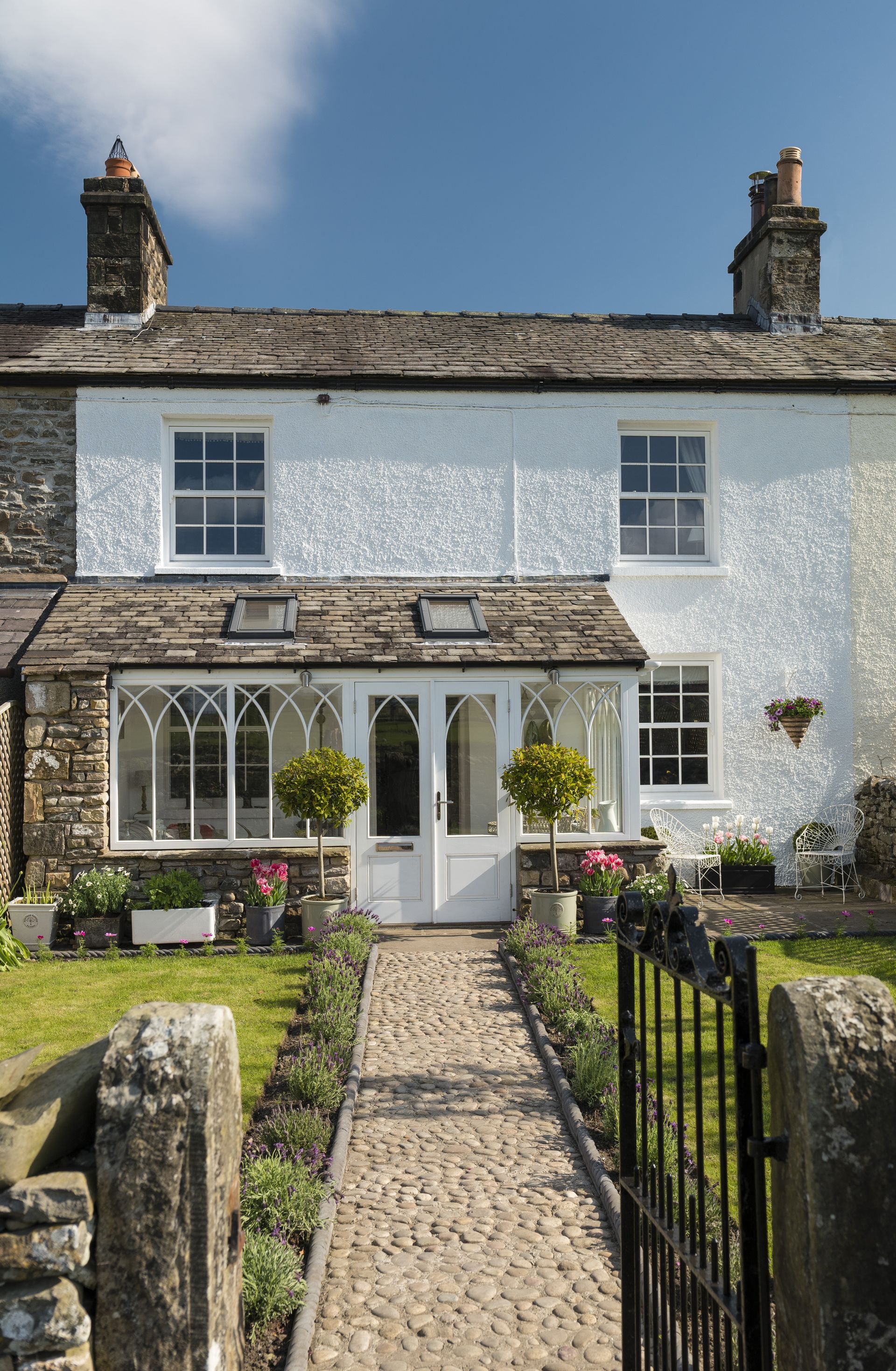 A beautifully restored Georgian cottage brimming with classic country ...
