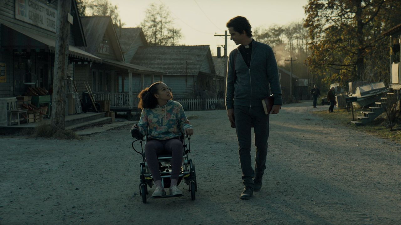 'Midnight Mass' Cast | Characters and Actors in 'Midnight Mass' | Marie ...